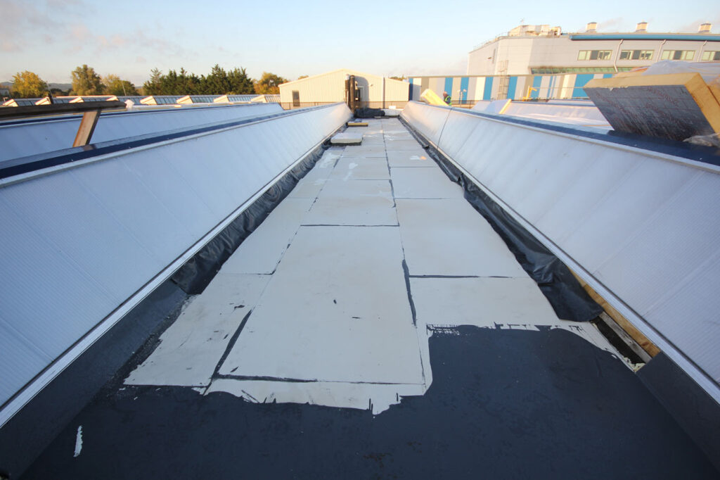 Magply fights fire at Elstree